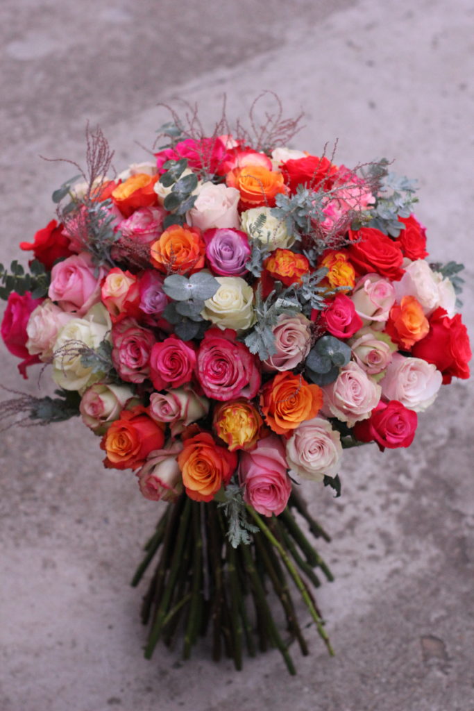 Buchet cu 65 trandafiri – Flowers of Soul